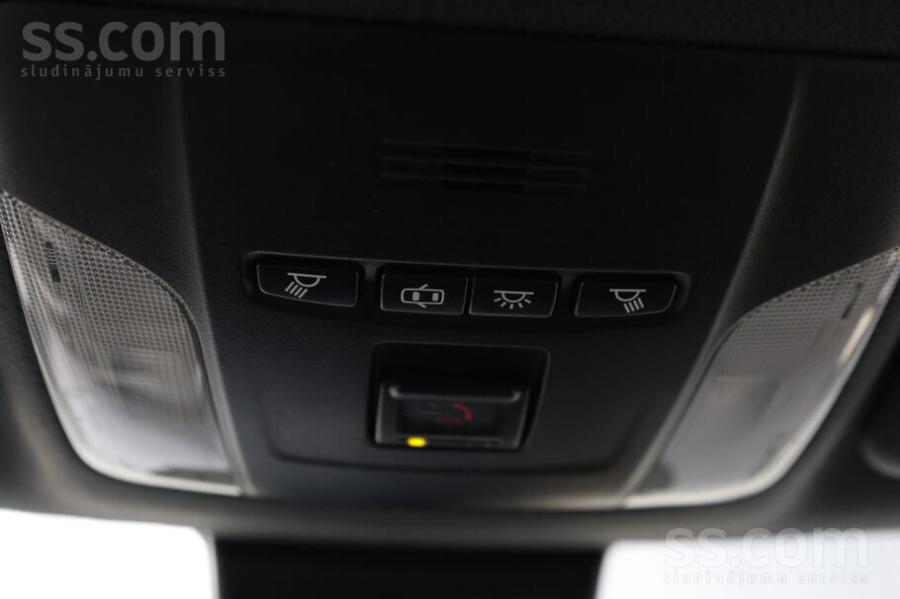 Grey Toyota Corolla 2019 in Riga, with an engine capacity of 1.20 L and mileage of 170 thousand km for 11999 €, photo 23 on AUTOMOTO.COM.LV