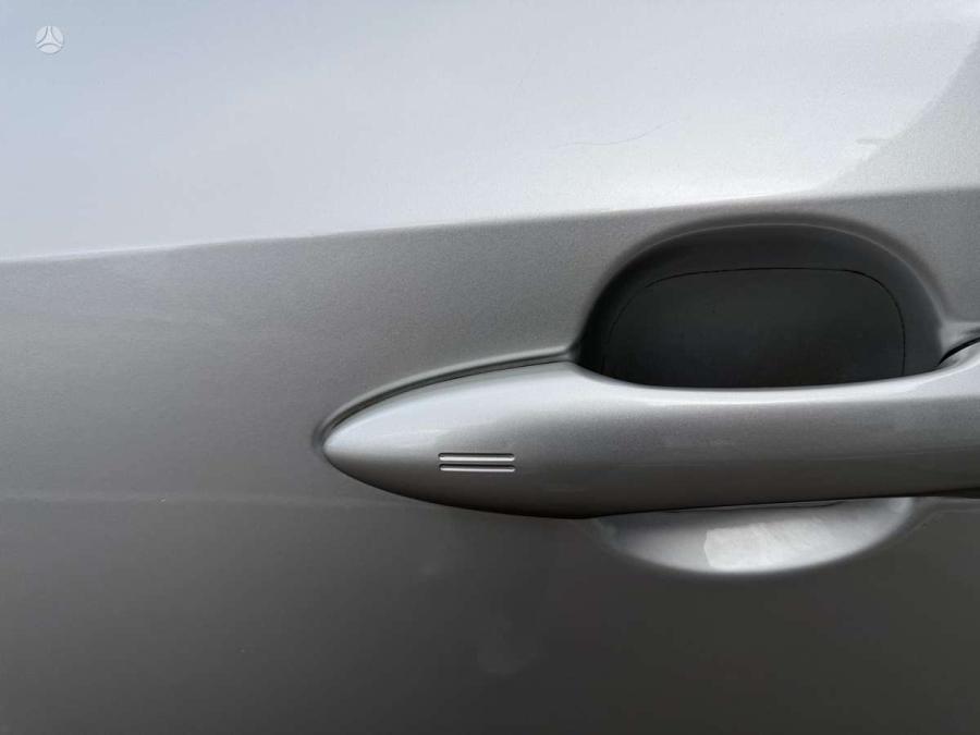 Pelēks Toyota Corolla 2019 Viļņa, ar dzinēja tilpumu 1.99 L un nobraukumu 121 tūkst. km par 16800 €, foto 14 vietnē AUTOMOTO.COM.LV