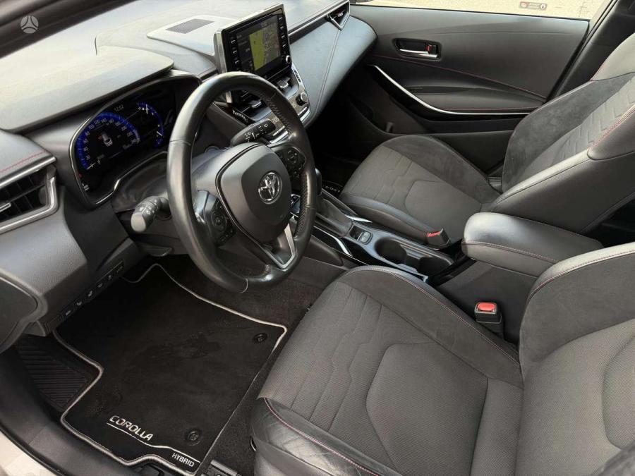 Pelēks Toyota Corolla 2019 Viļņa, ar dzinēja tilpumu 1.99 L un nobraukumu 121 tūkst. km par 16800 €, foto 16 vietnē AUTOMOTO.COM.LV