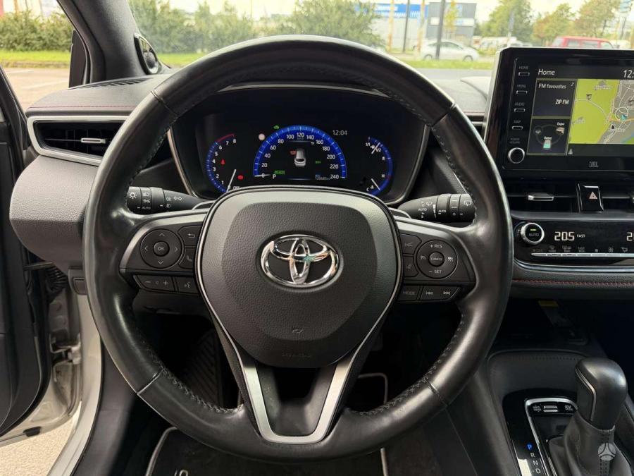 Pelēks Toyota Corolla 2019 Viļņa, ar dzinēja tilpumu 1.99 L un nobraukumu 121 tūkst. km par 16800 €, foto 24 vietnē AUTOMOTO.COM.LV