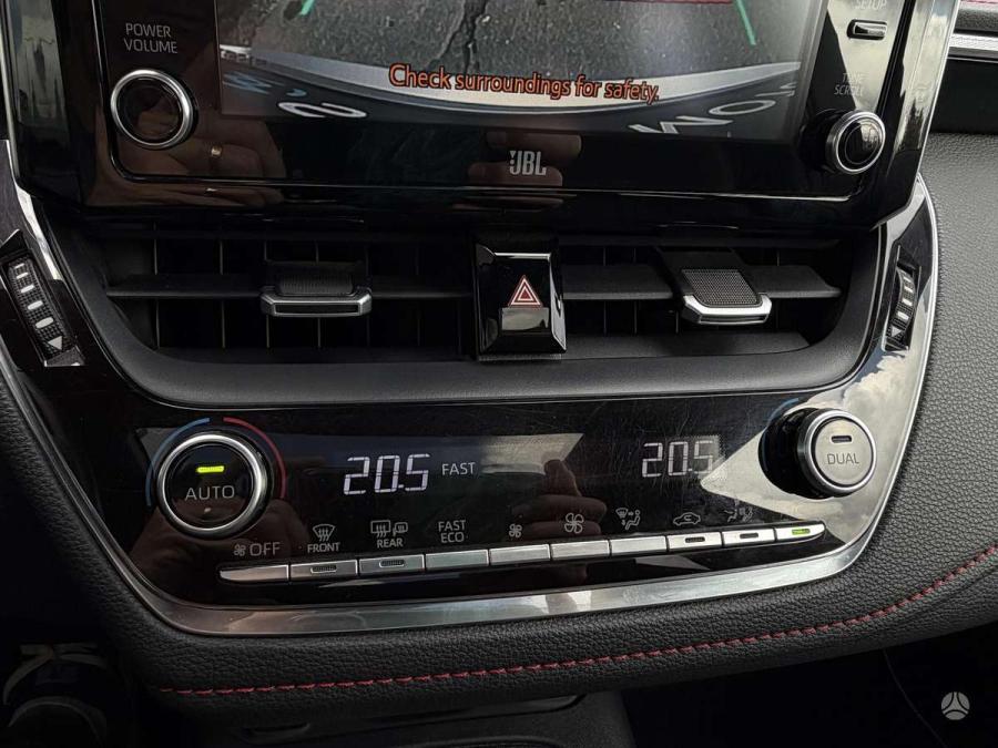 Pelēks Toyota Corolla 2019 Viļņa, ar dzinēja tilpumu 1.99 L un nobraukumu 121 tūkst. km par 16800 €, foto 33 vietnē AUTOMOTO.COM.LV