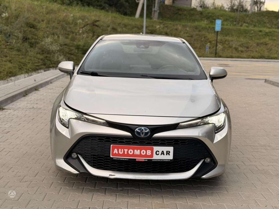 Grey Toyota Corolla 2019 in Vilnius, with an engine capacity of 1.80 L and mileage of 193 thousand km for 15350 €, photo 3 on AUTOMOTO.COM.LV