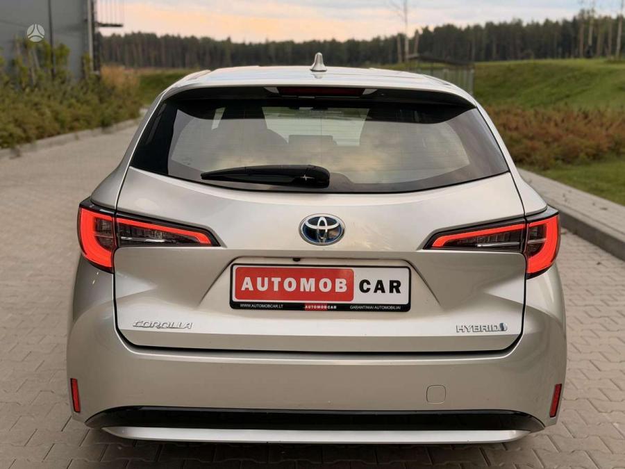 Grey Toyota Corolla 2019 in Vilnius, with an engine capacity of 1.80 L and mileage of 193 thousand km for 15350 €, photo 9 on AUTOMOTO.COM.LV