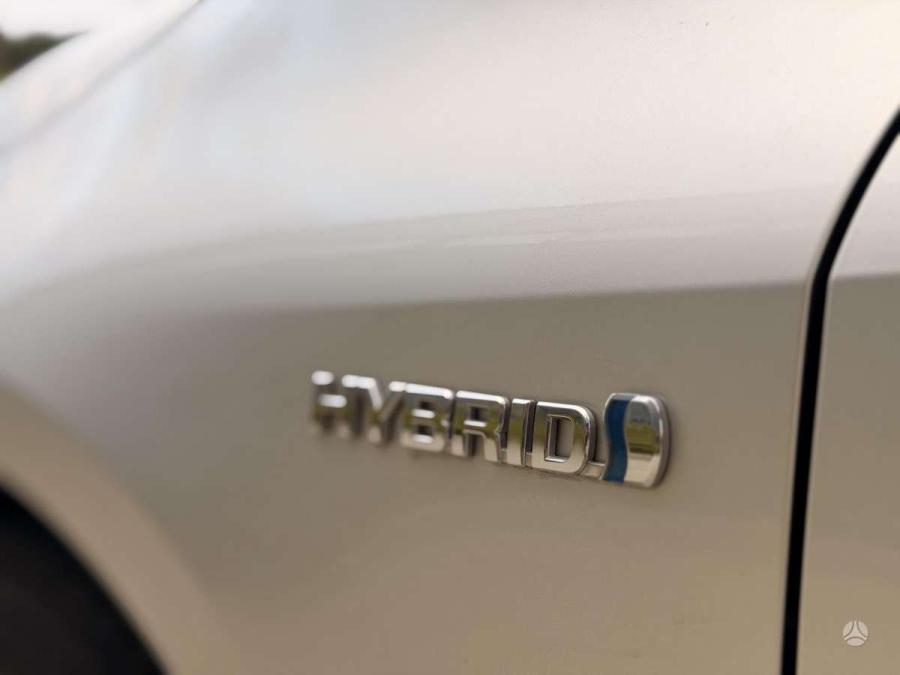 Grey Toyota Corolla 2019 in Vilnius, with an engine capacity of 1.80 L and mileage of 193 thousand km for 15350 €, photo 14 on AUTOMOTO.COM.LV