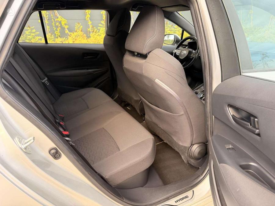 Grey Toyota Corolla 2019 in Vilnius, with an engine capacity of 1.80 L and mileage of 193 thousand km for 15350 €, photo 26 on AUTOMOTO.COM.LV