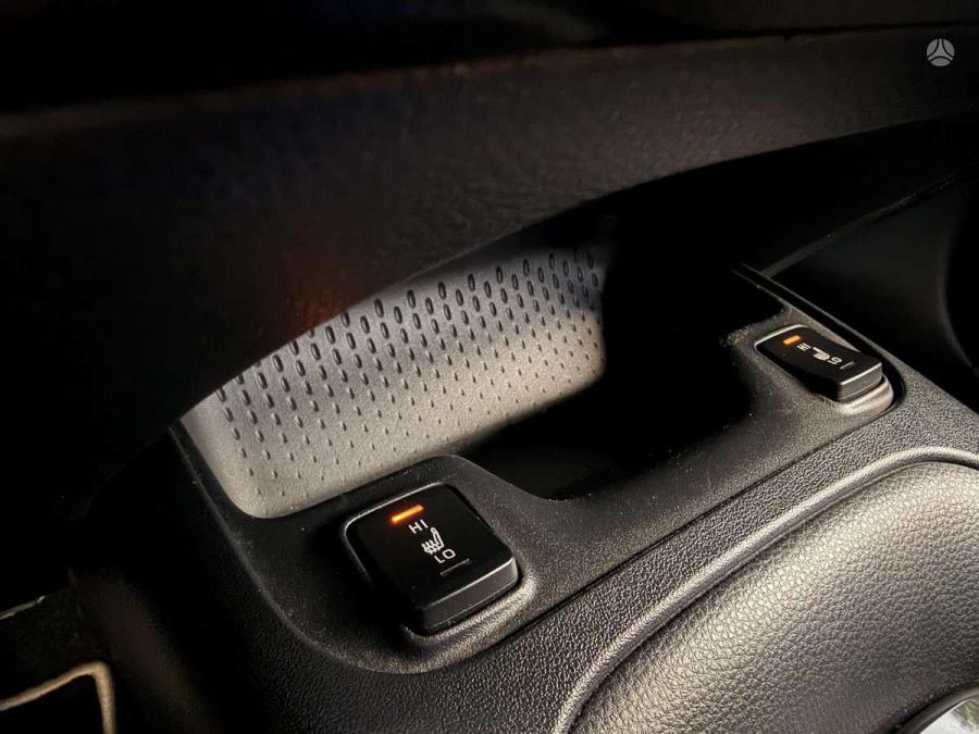 Grey Toyota Corolla 2019 in Vilnius, with an engine capacity of 1.80 L and mileage of 193 thousand km for 15350 €, photo 35 on AUTOMOTO.COM.LV