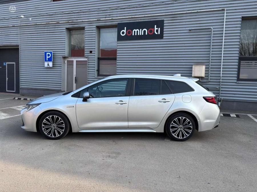 Pelēks Toyota Corolla 2019 Panevēža, ar dzinēja tilpumu 1.99 L un nobraukumu 345 tūkst. km par 11800 €, foto 4 vietnē AUTOMOTO.COM.LV