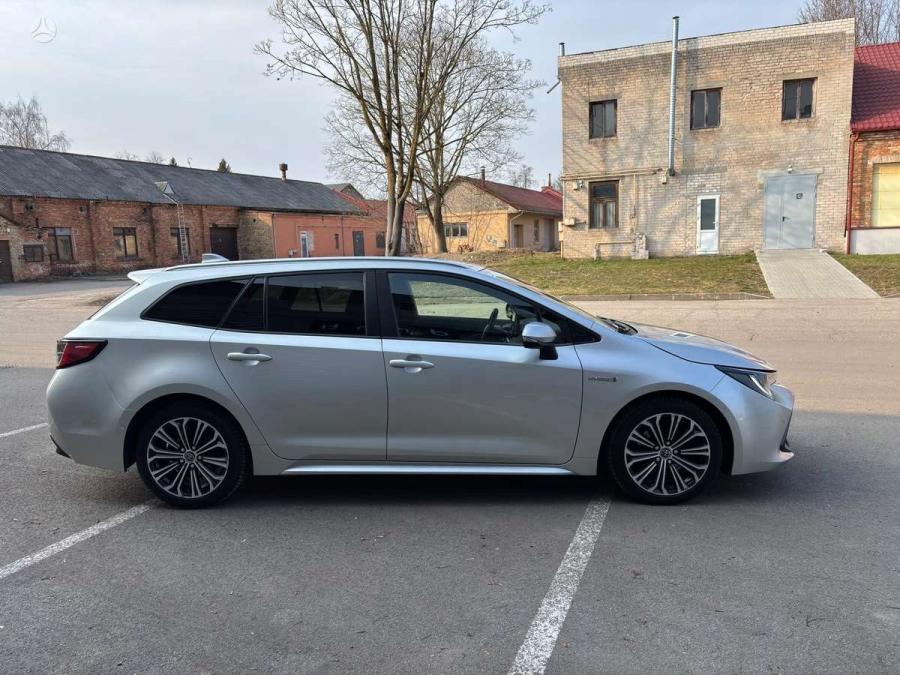 Pelēks Toyota Corolla 2019 Panevēža, ar dzinēja tilpumu 1.99 L un nobraukumu 345 tūkst. km par 11800 €, foto 5 vietnē AUTOMOTO.COM.LV