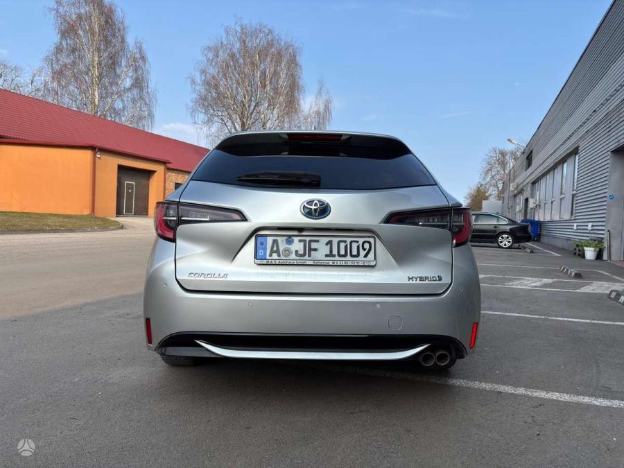 Pelēks Toyota Corolla 2019 Panevēža, ar dzinēja tilpumu 1.99 L un nobraukumu 345 tūkst. km par 11800 €, foto 9 vietnē AUTOMOTO.COM.LV