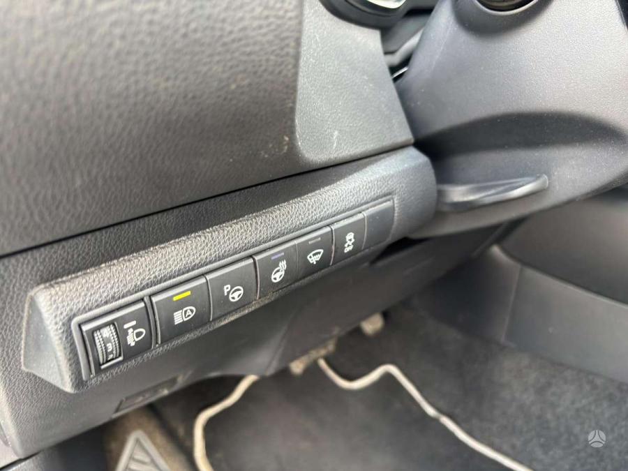 Pelēks Toyota Corolla 2019 Panevēža, ar dzinēja tilpumu 1.99 L un nobraukumu 345 tūkst. km par 11800 €, foto 12 vietnē AUTOMOTO.COM.LV