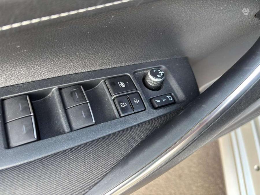 Pelēks Toyota Corolla 2019 Panevēža, ar dzinēja tilpumu 1.99 L un nobraukumu 345 tūkst. km par 11800 €, foto 16 vietnē AUTOMOTO.COM.LV