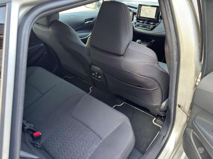Pelēks Toyota Corolla 2019 Panevēža, ar dzinēja tilpumu 1.99 L un nobraukumu 345 tūkst. km par 11800 €, foto 18 vietnē AUTOMOTO.COM.LV