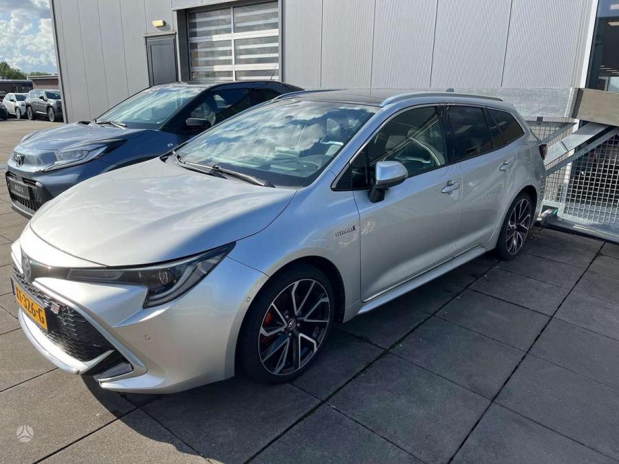 Pelēks Toyota Corolla 2019 Prienai, ar dzinēja tilpumu 2.00 L un nobraukumu 300 tūkst. km par 13500 €, foto 1 vietnē AUTOMOTO.COM.LV