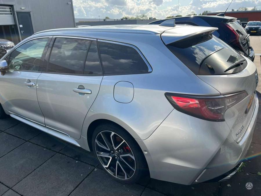 Pelēks Toyota Corolla 2019 Prienai, ar dzinēja tilpumu 2.00 L un nobraukumu 300 tūkst. km par 13500 €, foto 5 vietnē AUTOMOTO.COM.LV