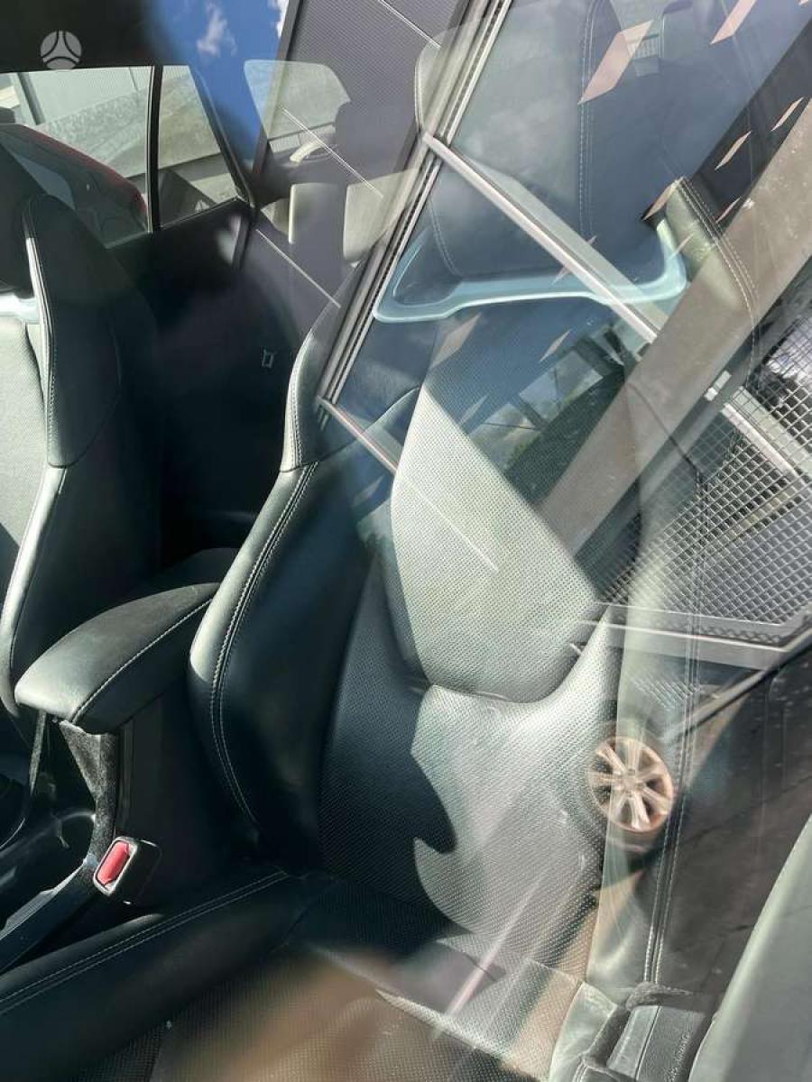 Pelēks Toyota Corolla 2019 Prienai, ar dzinēja tilpumu 2.00 L un nobraukumu 300 tūkst. km par 13500 €, foto 8 vietnē AUTOMOTO.COM.LV