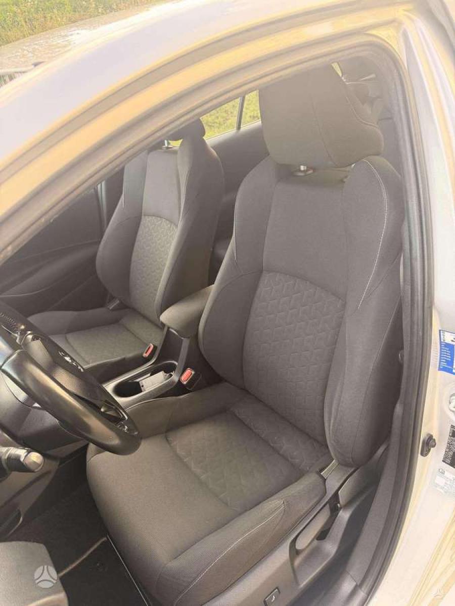 Pelēks Toyota Corolla 2019 Viļņa, ar dzinēja tilpumu 1.80 L un nobraukumu 169 tūkst. km par 15900 €, foto 17 vietnē AUTOMOTO.COM.LV
