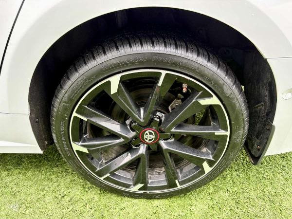Pelēks Toyota Corolla 2020 Panevēža, ar dzinēja tilpumu 1.99 L un nobraukumu 35 tūkst. km par 21500 €, foto 11 vietnē AUTOMOTO.COM.LV