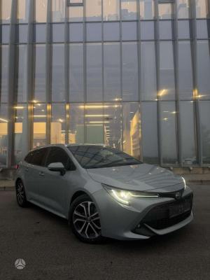 Pelēks Toyota Corolla 2020 Viļņa, ar dzinēja tilpumu 1.99 L un nobraukumu 189 tūkst. km par 12700 €, foto 2 vietnē AUTOMOTO.COM.LV