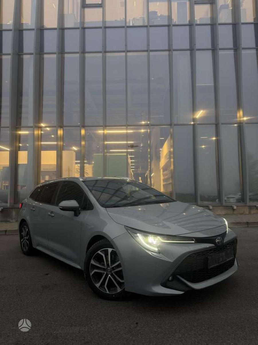 Pelēks Toyota Corolla 2020 Viļņa, ar dzinēja tilpumu 1.99 L un nobraukumu 189 tūkst. km par 12700 €, foto 2 vietnē AUTOMOTO.COM.LV