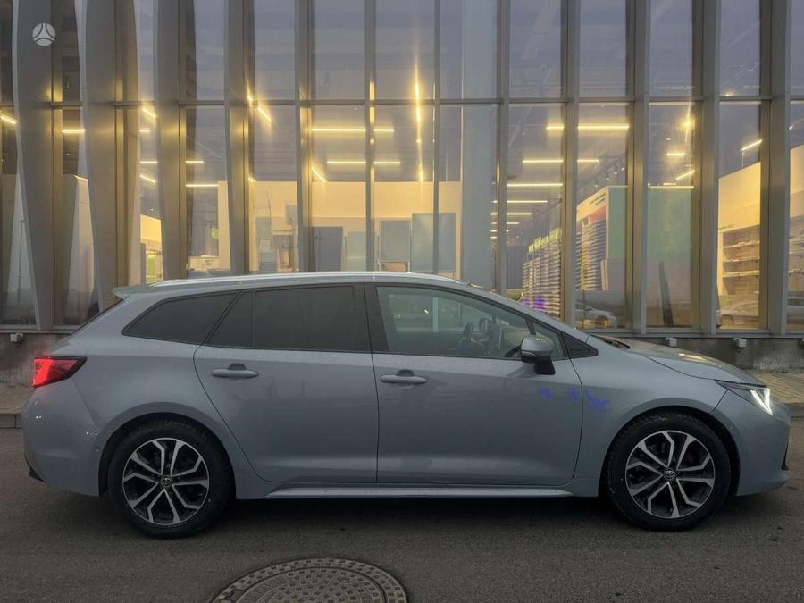 Pelēks Toyota Corolla 2020 Viļņa, ar dzinēja tilpumu 1.99 L un nobraukumu 189 tūkst. km par 12700 €, foto 5 vietnē AUTOMOTO.COM.LV