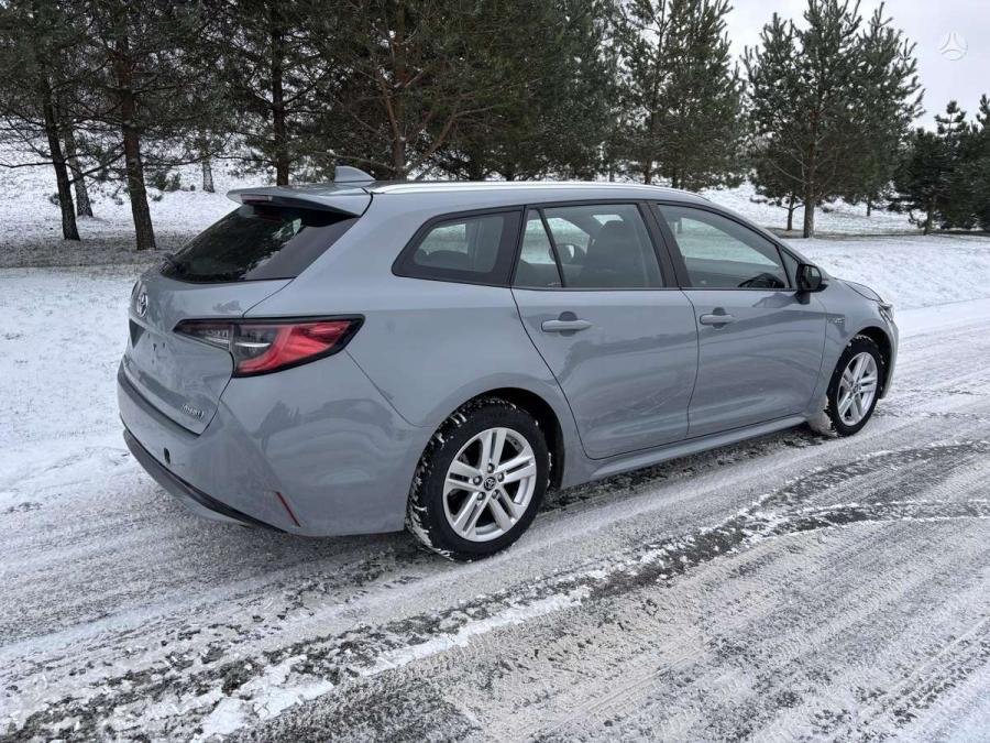 Grey Toyota Corolla 2020 in Panevezys, with an engine capacity of 1.80 L and mileage of 64 thousand km for 15500 €, photo 6 on AUTOMOTO.COM.LV
