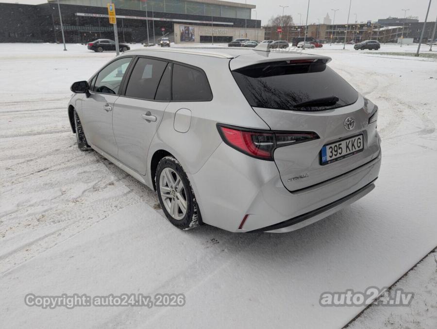 Grey Toyota Corolla 2020 in Tallinn, with an engine capacity of 1.20 L and mileage of 50 thousand km for 18500 €, photo 4 on AUTOMOTO.COM.LV