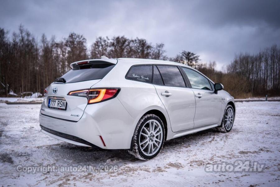 Grey Toyota Corolla 2020 in Maardu, with an engine capacity of 1.80 L and mileage of 148 thousand km for 16000 €, photo 8 on AUTOMOTO.COM.LV