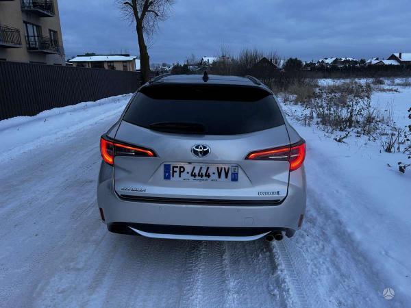 Grey Toyota Corolla 2020 in Kaunas, with an engine capacity of 1.99 L and mileage of 64 thousand km for 18900 €, photo 6 on AUTOMOTO.COM.LV