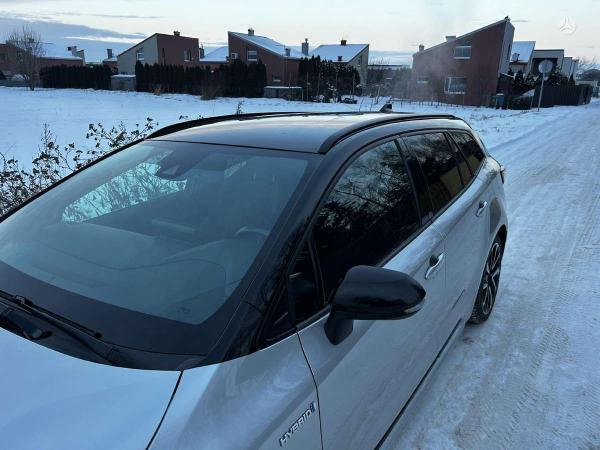 Grey Toyota Corolla 2020 in Kaunas, with an engine capacity of 1.99 L and mileage of 64 thousand km for 18900 €, photo 9 on AUTOMOTO.COM.LV