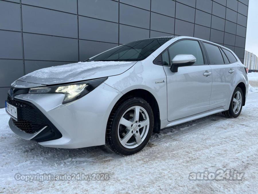 Grey Toyota Corolla 2020 in Kuressaare, with an engine capacity of 1.80 L and mileage of 139 thousand km for 16690 €, photo 1 on AUTOMOTO.COM.LV