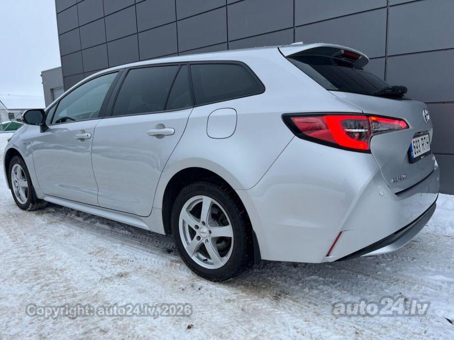 Grey Toyota Corolla 2020 in Kuressaare, with an engine capacity of 1.80 L and mileage of 139 thousand km for 16690 €, photo 6 on AUTOMOTO.COM.LV