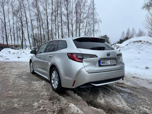Grey Toyota Corolla 2020 in Vilnius, with an engine capacity of 1.80 L and mileage of 73 thousand km for 16500 €, photo 2 on AUTOMOTO.COM.LV
