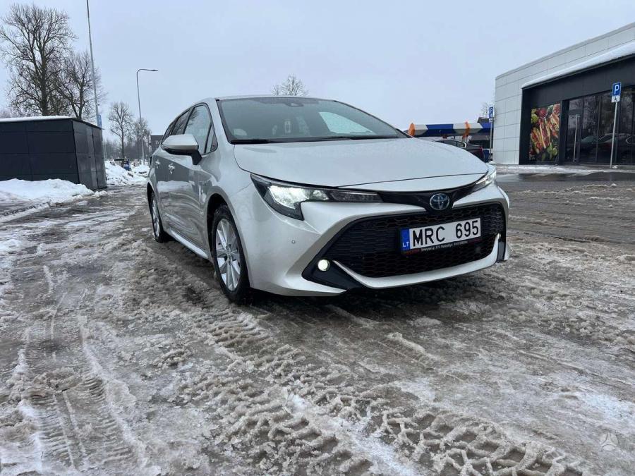 Grey Toyota Corolla 2020 in Vilnius, with an engine capacity of 1.80 L and mileage of 73 thousand km for 16500 €, photo 4 on AUTOMOTO.COM.LV