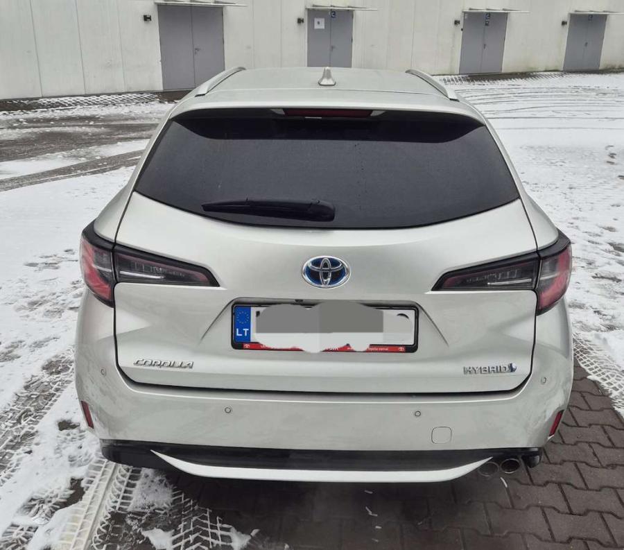 Pelēks Toyota Corolla 2020 Viļņa, ar dzinēja tilpumu 1.99 L un nobraukumu 109 tūkst. km par 20000 €, foto 2 vietnē AUTOMOTO.COM.LV
