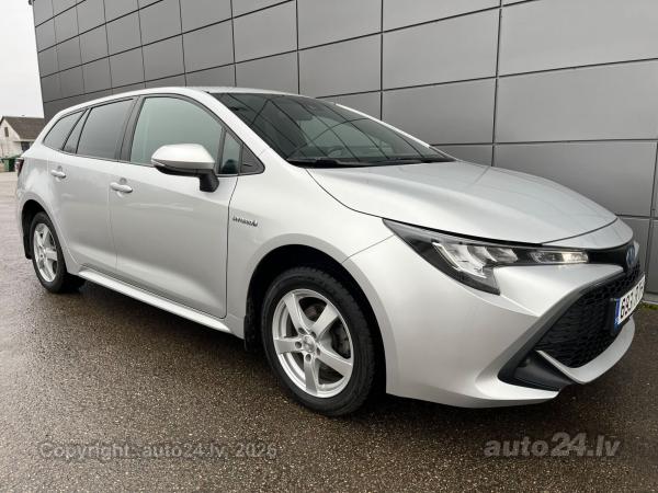 Grey Toyota Corolla 2020 in Kuressaare, with an engine capacity of 1.80 L and mileage of 139 thousand km for 16390 €, photo 3 on AUTOMOTO.COM.LV
