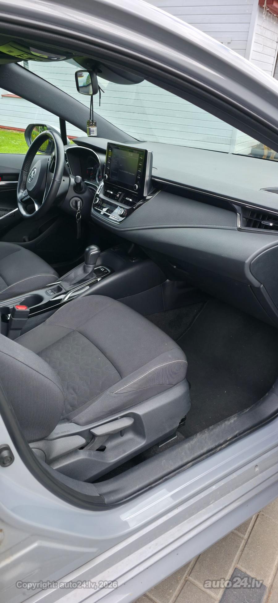Pelēks Toyota Corolla 2020 Rakvere, ar dzinēja tilpumu 1.20 L un nobraukumu 80 tūkst. km par 15750 €, foto 7 vietnē AUTOMOTO.COM.LV