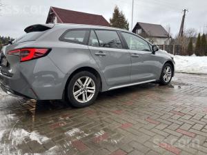 Pelēks Toyota Corolla 2020 Rīga, ar dzinēja tilpumu 1.20 L un nobraukumu 117 tūkst. km par 12900 €, foto 4 vietnē AUTOMOTO.COM.LV