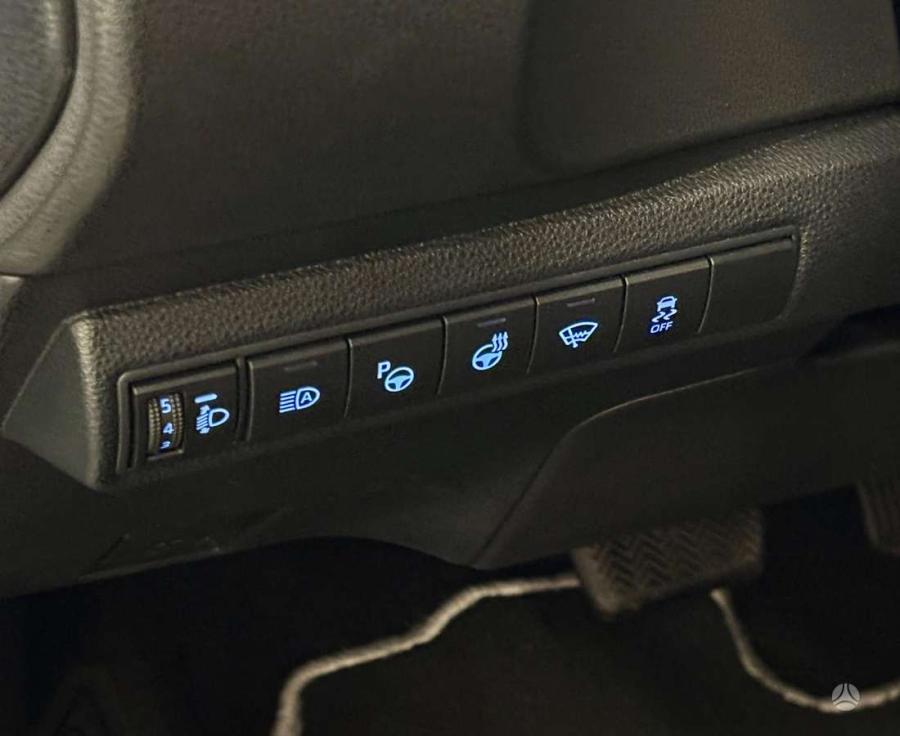Pelēks Toyota Corolla 2020 Marijampole, ar dzinēja tilpumu 1.99 L un nobraukumu 76 tūkst. km par 18750 €, foto 4 vietnē AUTOMOTO.COM.LV