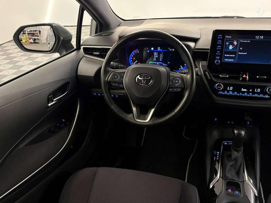 Pelēks Toyota Corolla 2020 Marijampole, ar dzinēja tilpumu 1.99 L un nobraukumu 76 tūkst. km par 18750 €, foto 6 vietnē AUTOMOTO.COM.LV