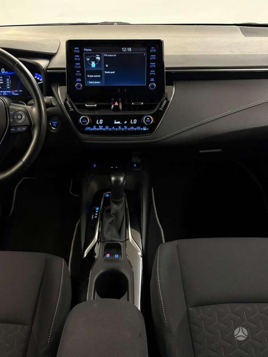 Pelēks Toyota Corolla 2020 Marijampole, ar dzinēja tilpumu 1.99 L un nobraukumu 76 tūkst. km par 18750 €, foto 14 vietnē AUTOMOTO.COM.LV
