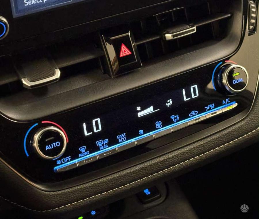 Pelēks Toyota Corolla 2020 Marijampole, ar dzinēja tilpumu 1.99 L un nobraukumu 76 tūkst. km par 18750 €, foto 21 vietnē AUTOMOTO.COM.LV