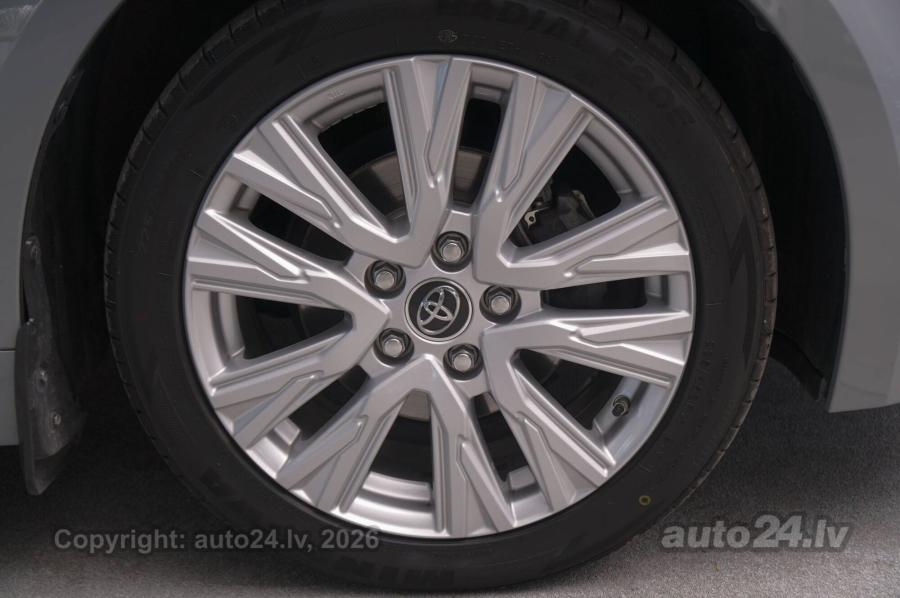 Pelēks Toyota Corolla 2020 Tallina, ar dzinēja tilpumu 1.20 L un nobraukumu 80 tūkst. km par 16990 €, foto 17 vietnē AUTOMOTO.COM.LV