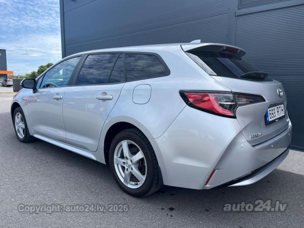 Grey Toyota Corolla 2020 in Kuressaare, with an engine capacity of 1.80 L and mileage of 139 thousand km for 16390 €, photo 4 on AUTOMOTO.COM.LV