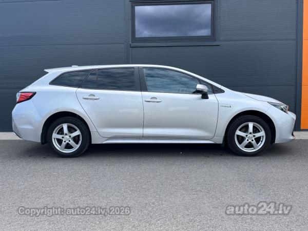 Grey Toyota Corolla 2020 in Kuressaare, with an engine capacity of 1.80 L and mileage of 139 thousand km for 16390 €, photo 7 on AUTOMOTO.COM.LV
