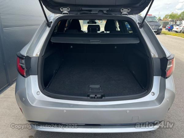 Grey Toyota Corolla 2020 in Kuressaare, with an engine capacity of 1.80 L and mileage of 139 thousand km for 16390 €, photo 10 on AUTOMOTO.COM.LV