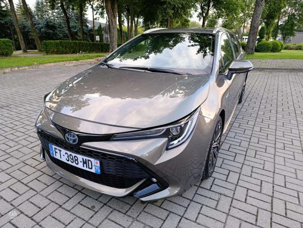Grey Toyota Corolla 2020 in Marijampole, with an engine capacity of 1.99 L and mileage of 19 thousand km for 20900 €, photo 1 on AUTOMOTO.COM.LV