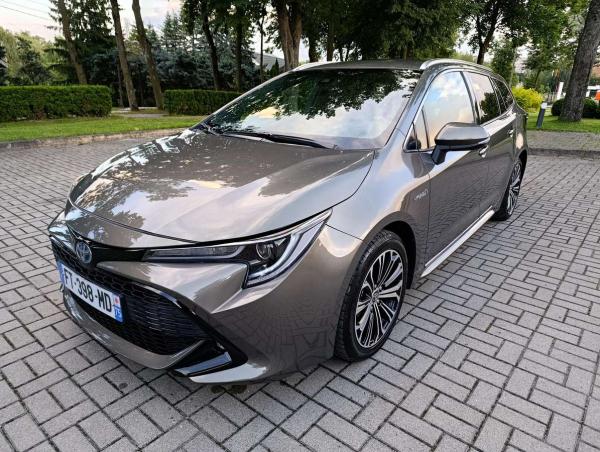 Grey Toyota Corolla 2020 in Marijampole, with an engine capacity of 1.99 L and mileage of 19 thousand km for 20900 €, photo 2 on AUTOMOTO.COM.LV