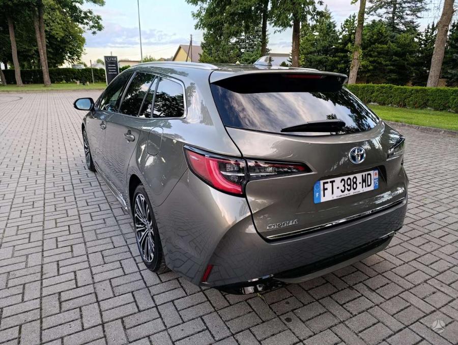 Grey Toyota Corolla 2020 in Marijampole, with an engine capacity of 1.99 L and mileage of 19 thousand km for 20900 €, photo 6 on AUTOMOTO.COM.LV