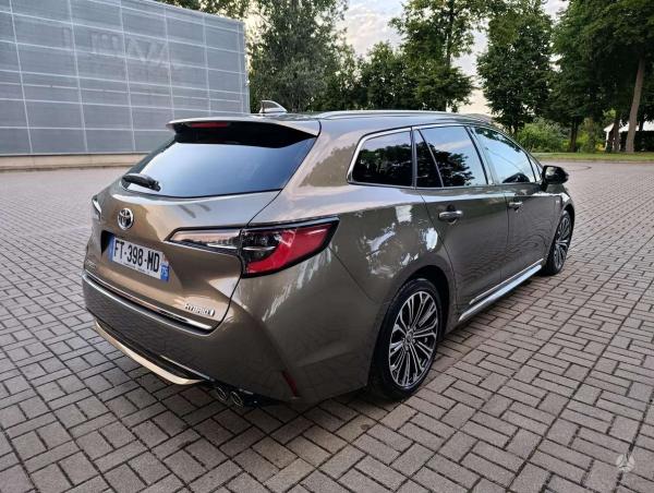 Grey Toyota Corolla 2020 in Marijampole, with an engine capacity of 1.99 L and mileage of 19 thousand km for 20900 €, photo 8 on AUTOMOTO.COM.LV