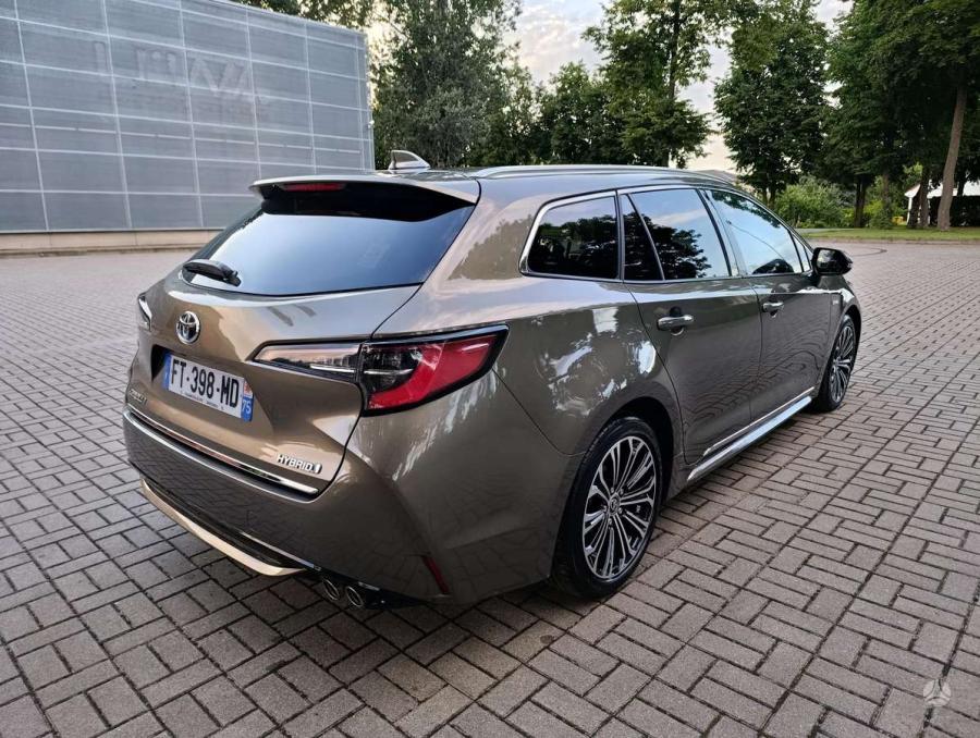 Grey Toyota Corolla 2020 in Marijampole, with an engine capacity of 1.99 L and mileage of 19 thousand km for 20900 €, photo 9 on AUTOMOTO.COM.LV